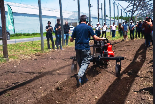 Fue premiado el desarrollo de un microtractor diseñado por los técnicos ...